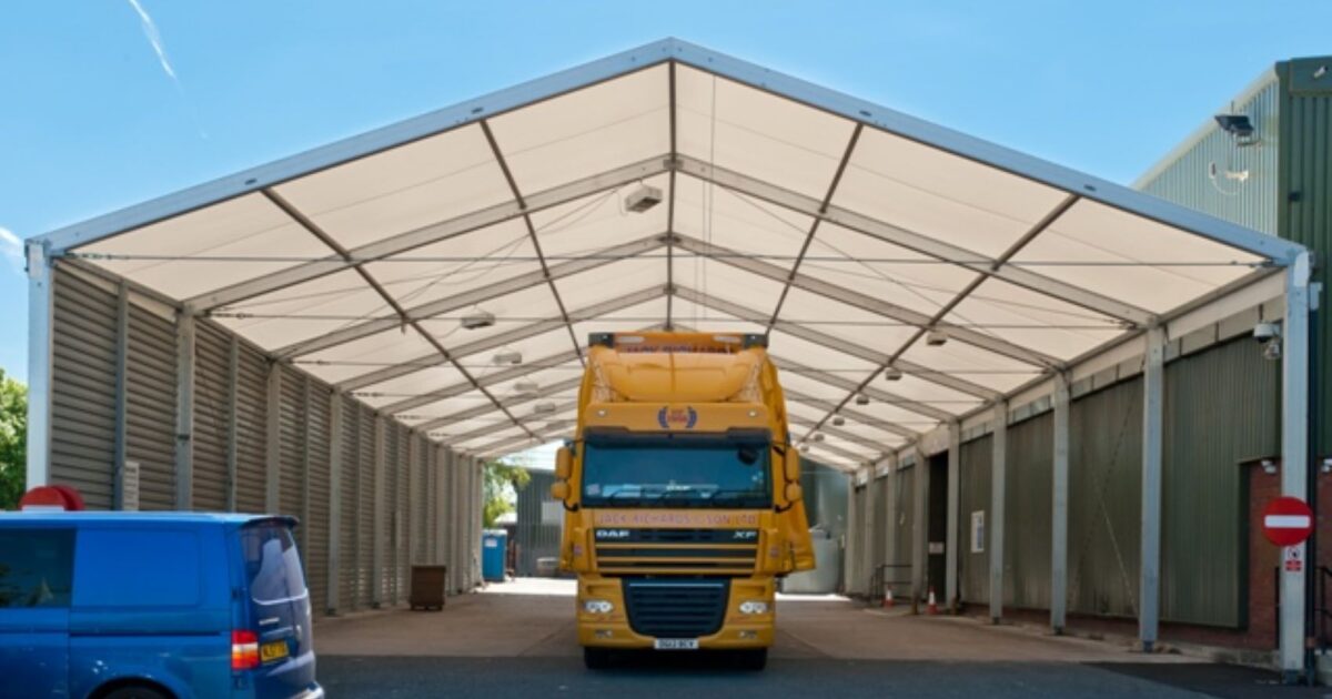 What are the benefits of using a temporary loading bay? | Aganto