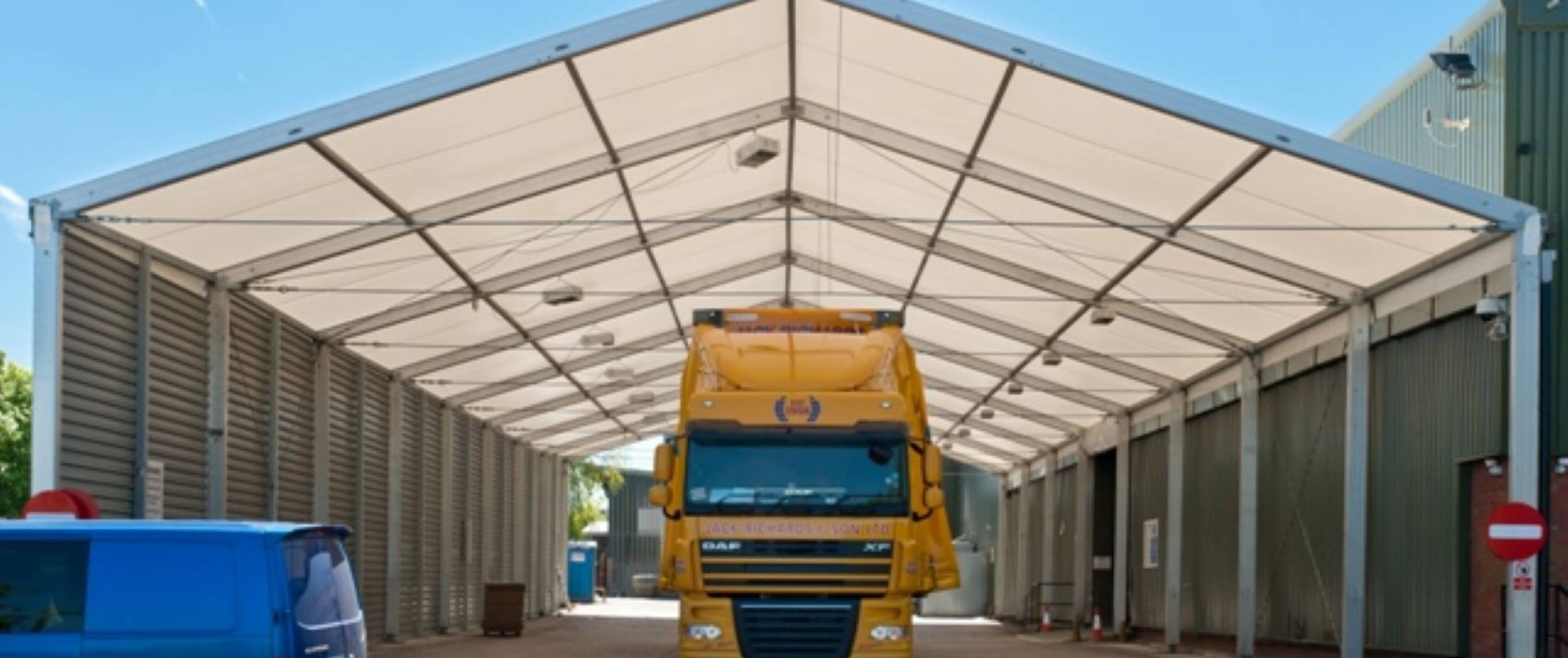 What are the benefits of using a temporary loading bay? | Aganto