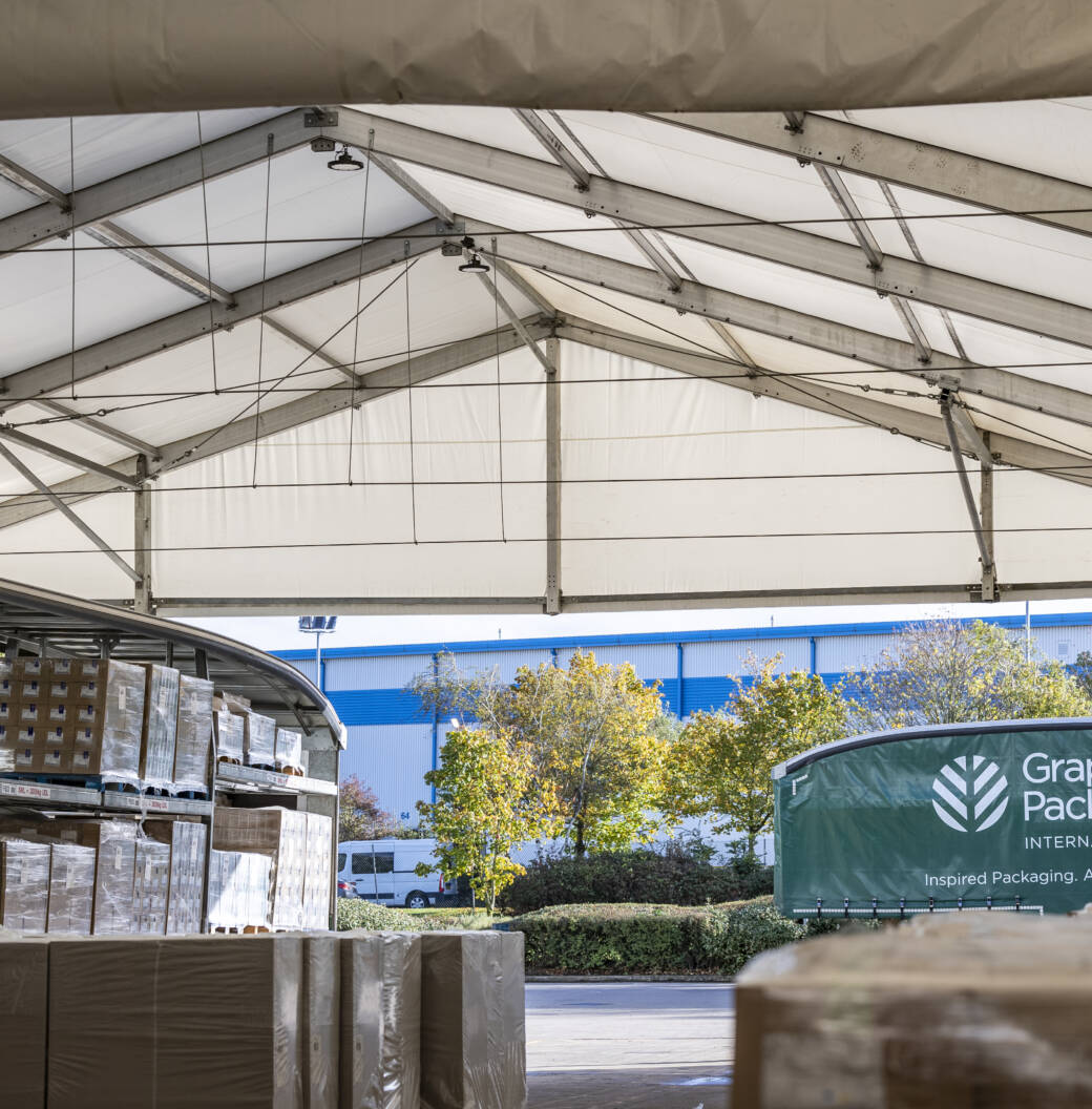 Why use industrial canopies in the distribution industry? | Aganto