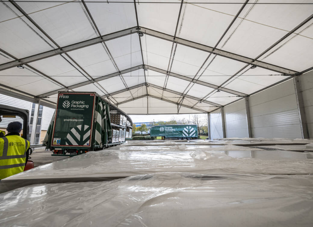 Why use industrial canopies in the distribution industry? | Aganto