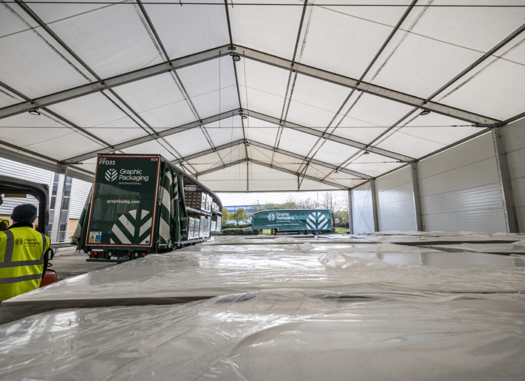 Why use industrial canopies in the distribution industry? | Aganto