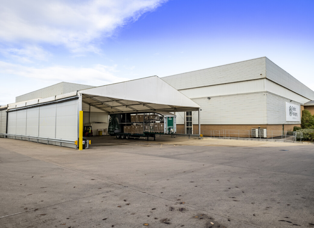 Why use industrial canopies in the distribution industry? | Aganto